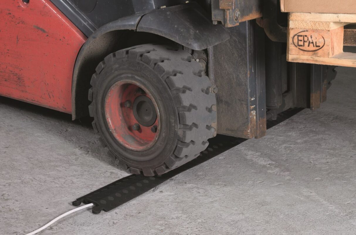 Heavy duty Drive-over Cable Protectors - Safety Clothing & Workwear UK ...